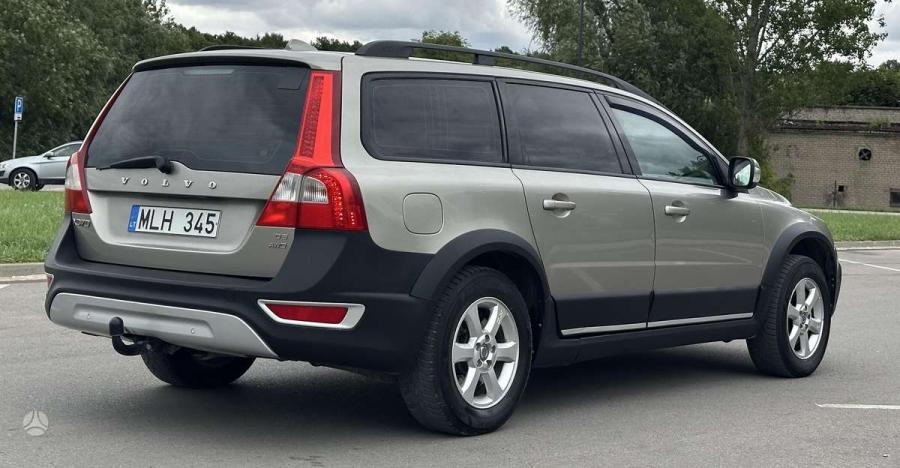 Dzeltens Volvo XC70 2007 Šauļi, ar dzinēja tilpumu 2.40 L un nobraukumu 389 tūkst. km par 4300 €, foto 12 vietnē AUTOMOTO.COM.LV