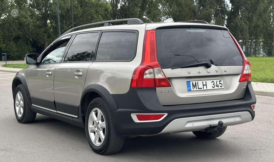 Dzeltens Volvo XC70 2007 Šauļi, ar dzinēja tilpumu 2.40 L un nobraukumu 389 tūkst. km par 4300 €, foto 13 vietnē AUTOMOTO.COM.LV