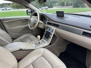 Dzeltens Volvo XC70 2007 Šauļi, ar dzinēja tilpumu 2.40 L un nobraukumu 389 tūkst. km par 4300 €, foto 17 vietnē AUTOMOTO.COM.LV