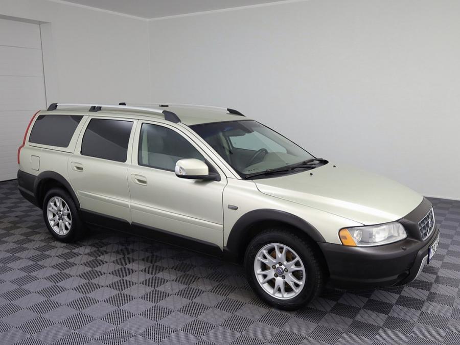 Dzeltens Volvo XC70 2007 Tallina, ar dzinēja tilpumu 2.40 L un nobraukumu 339 tūkst. km par 1999 €, foto 9 vietnē AUTOMOTO.COM.LV