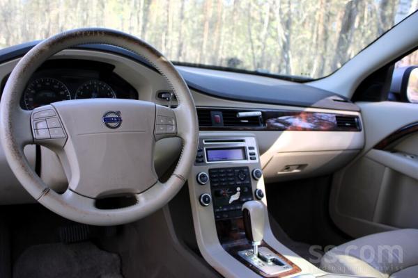 Yellow Volvo XC70 2008 in Riga, with an engine capacity of 3.20 L and mileage of 0 thousand km for 2999 €, photo 8 on AUTOMOTO.COM.LV