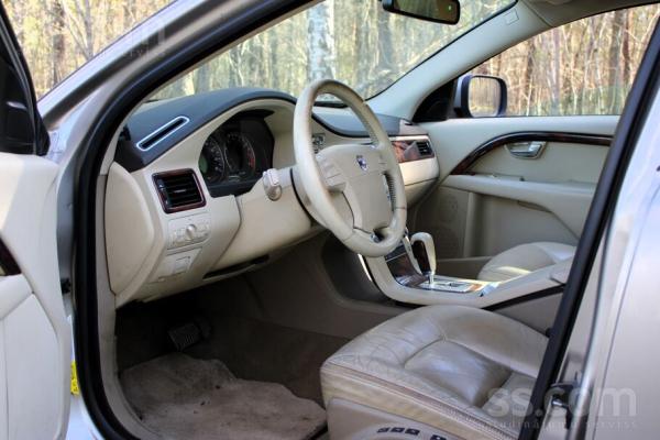 Yellow Volvo XC70 2008 in Riga, with an engine capacity of 3.20 L and mileage of 0 thousand km for 2999 €, photo 10 on AUTOMOTO.COM.LV