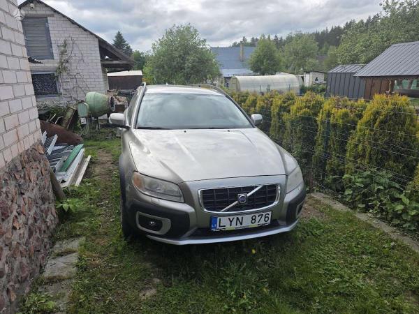 Желтый Вольво ХС70 2008 в Ионава, объемом двигателя 2.40 л и пробегом 295 тыс. км за 5400 €, фото 2 на AUTOMOTO.COM.LV