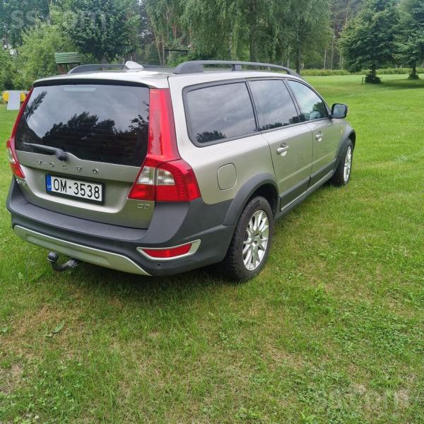 Dzeltens Volvo XC70 2011 Rīga, ar dzinēja tilpumu 2.00 L un nobraukumu 352 tūkst. km par 6290 €, foto 1 vietnē AUTOMOTO.COM.LV