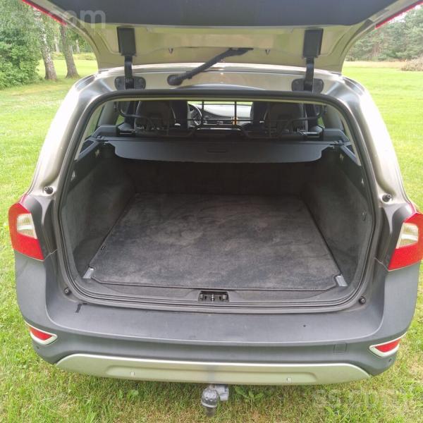 Dzeltens Volvo XC70 2011 Rīga, ar dzinēja tilpumu 2.00 L un nobraukumu 352 tūkst. km par 6290 €, foto 4 vietnē AUTOMOTO.COM.LV