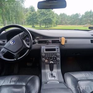 Yellow Volvo XC70 2011 in Riga, with an engine capacity of 2.00 L and mileage of 352 thousand km for 6290 €, photo 7 on AUTOMOTO.COM.LV