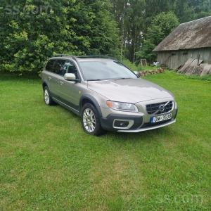 Yellow Volvo XC70 2011 in Riga, with an engine capacity of 2.00 L and mileage of 352 thousand km for 6290 €, photo 9 on AUTOMOTO.COM.LV