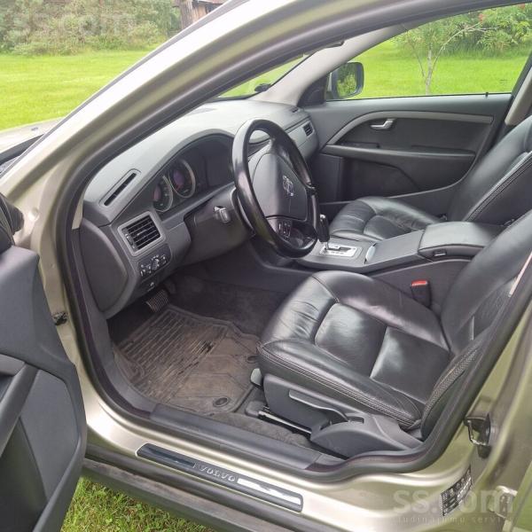 Dzeltens Volvo XC70 2011 Rīga, ar dzinēja tilpumu 2.00 L un nobraukumu 352 tūkst. km par 6290 €, foto 8 vietnē AUTOMOTO.COM.LV