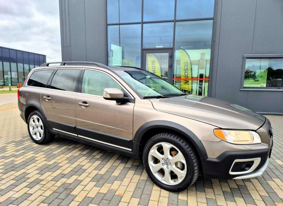 Dzeltens Volvo XC70 2012 Šauļi, ar dzinēja tilpumu 3.00 L un nobraukumu 198 tūkst. km par 7250 €, foto 4 vietnē AUTOMOTO.COM.LV