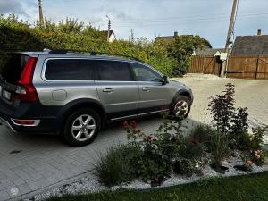 Yellow Volvo XC70 2012 in Raseiniai, with an engine capacity of 2.40 L and mileage of 0 thousand km for 3300 €, photo 9 on AUTOMOTO.COM.LV