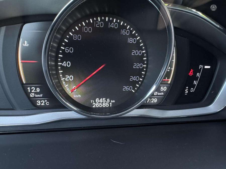 Желтый Вольво ХС70 2015 в Алитус, объемом двигателя 2.00 л и пробегом 266 тыс. км за 11400 €, фото 37 на AUTOMOTO.COM.LV