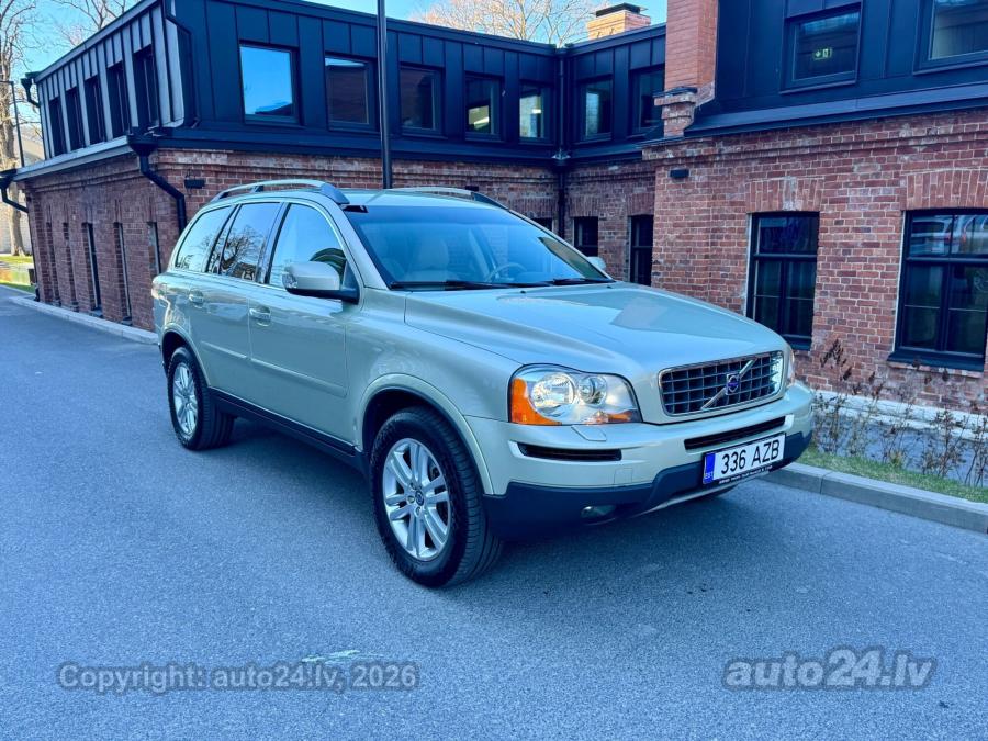 Smilšu krāsa Volvo XC90 2006 Tallina, ar dzinēja tilpumu 2.50 L un nobraukumu 108 tūkst. km par 8990 €, foto 1 vietnē AUTOMOTO.COM.LV
