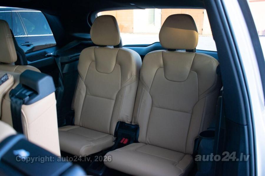Smilšu krāsa Volvo XC90 2023 Tallina, ar dzinēja tilpumu 2.00 L un nobraukumu 68 tūkst. km par 58990 €, foto 13 vietnē AUTOMOTO.COM.LV