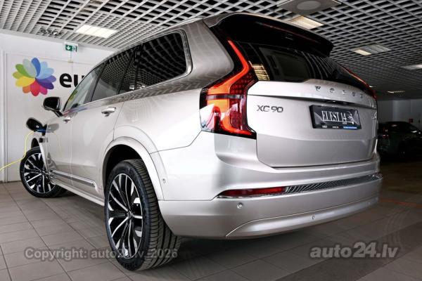 Smilšu krāsa Volvo XC90 2025 Tallina, ar dzinēja tilpumu 2.00 L un nobraukumu 21 tūkst. km par 75980 €, foto 1 vietnē AUTOMOTO.COM.LV