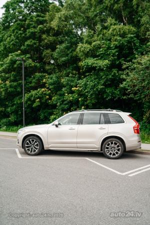 Smilšu krāsa Volvo XC90 2015 Tallina, ar dzinēja tilpumu 2.00 L un nobraukumu 215 tūkst. km par 19999 €, foto 4 vietnē AUTOMOTO.COM.LV