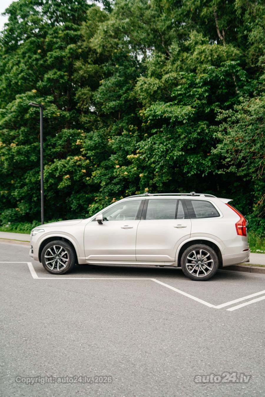 Smilšu krāsa Volvo XC90 2015 Tallina, ar dzinēja tilpumu 2.00 L un nobraukumu 215 tūkst. km par 19999 €, foto 4 vietnē AUTOMOTO.COM.LV