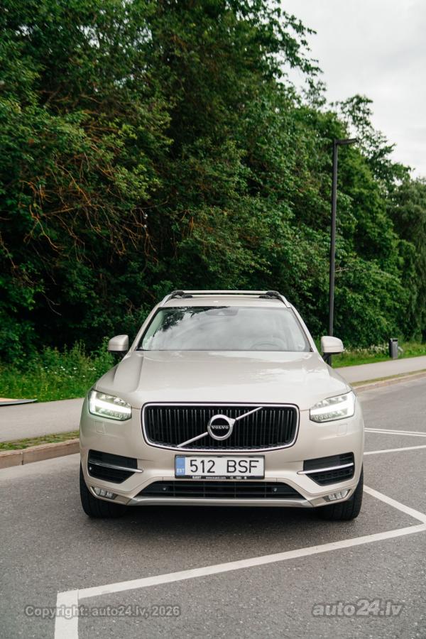 Smilšu krāsa Volvo XC90 2015 Tallina, ar dzinēja tilpumu 2.00 L un nobraukumu 215 tūkst. km par 19999 €, foto 4 vietnē AUTOMOTO.COM.LV