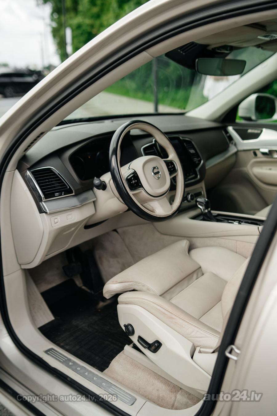 Smilšu krāsa Volvo XC90 2015 Tallina, ar dzinēja tilpumu 2.00 L un nobraukumu 215 tūkst. km par 19999 €, foto 8 vietnē AUTOMOTO.COM.LV