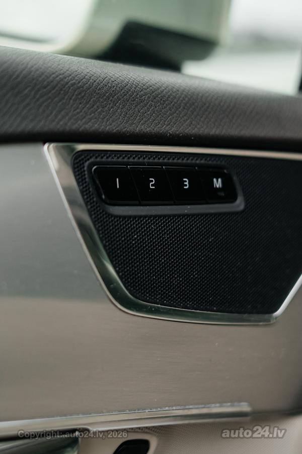 Smilšu krāsa Volvo XC90 2015 Tallina, ar dzinēja tilpumu 2.00 L un nobraukumu 215 tūkst. km par 19999 €, foto 10 vietnē AUTOMOTO.COM.LV
