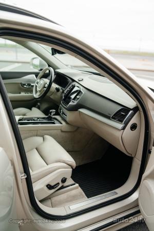 Smilšu krāsa Volvo XC90 2015 Tallina, ar dzinēja tilpumu 2.00 L un nobraukumu 215 tūkst. km par 19999 €, foto 13 vietnē AUTOMOTO.COM.LV