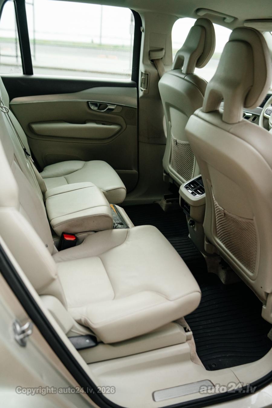 Smilšu krāsa Volvo XC90 2015 Tallina, ar dzinēja tilpumu 2.00 L un nobraukumu 215 tūkst. km par 19999 €, foto 14 vietnē AUTOMOTO.COM.LV
