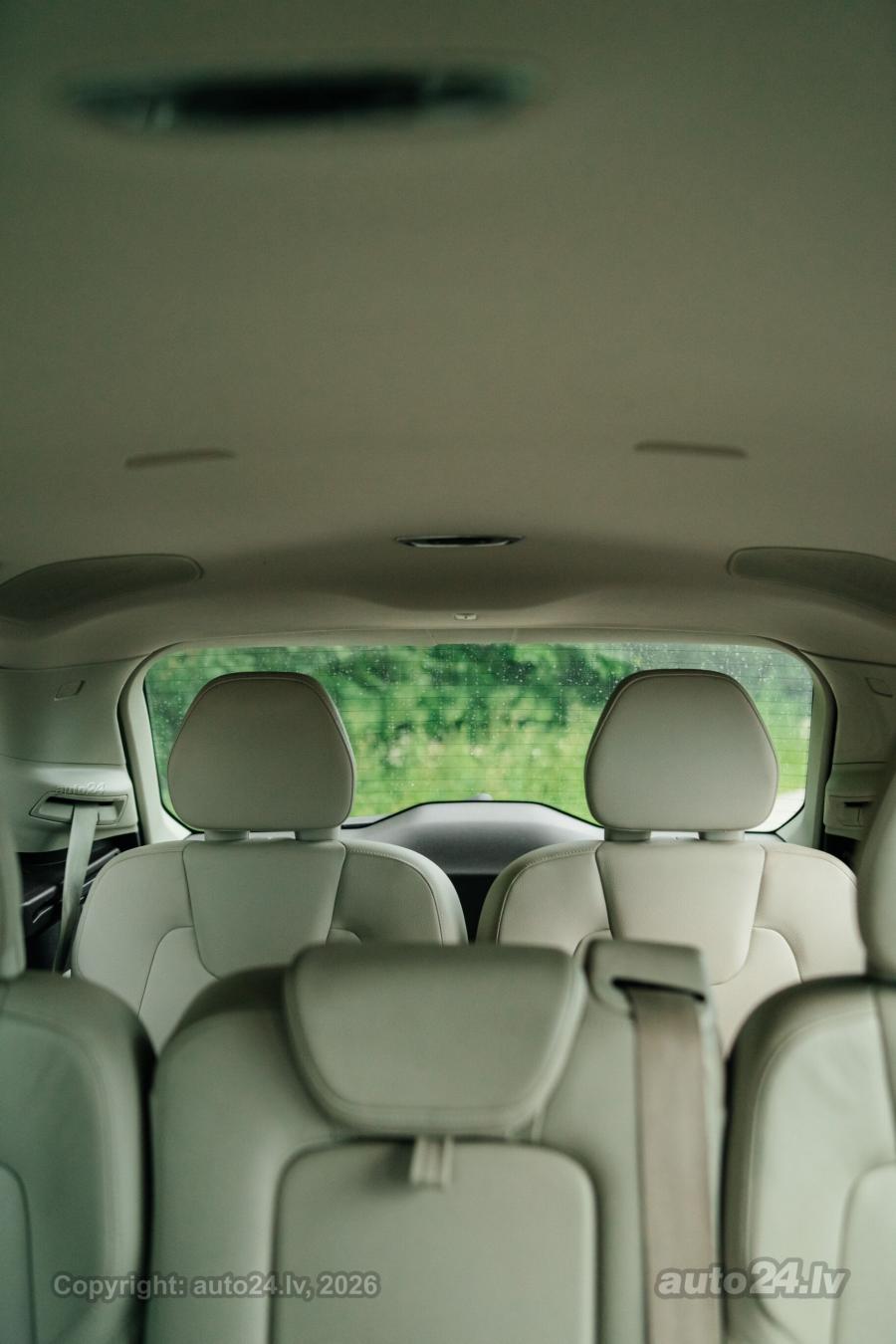 Smilšu krāsa Volvo XC90 2015 Tallina, ar dzinēja tilpumu 2.00 L un nobraukumu 215 tūkst. km par 19999 €, foto 16 vietnē AUTOMOTO.COM.LV