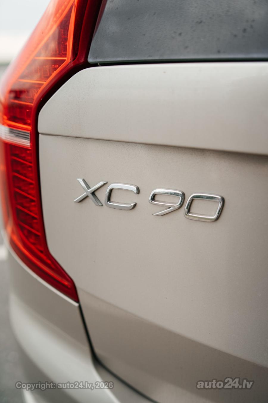 Smilšu krāsa Volvo XC90 2015 Tallina, ar dzinēja tilpumu 2.00 L un nobraukumu 215 tūkst. km par 19999 €, foto 17 vietnē AUTOMOTO.COM.LV