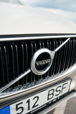 Smilšu krāsa Volvo XC90 2015 Tallina, ar dzinēja tilpumu 2.00 L un nobraukumu 215 tūkst. km par 19999 €, foto 18 vietnē AUTOMOTO.COM.LV
