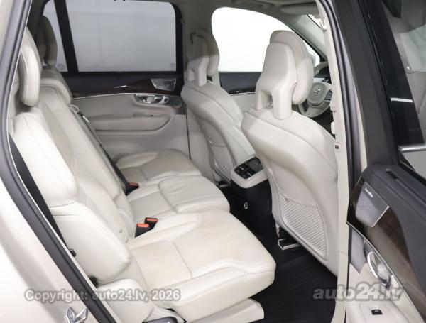 Smilšu krāsa Volvo XC90 2016 Tallina, ar dzinēja tilpumu 2.00 L un nobraukumu 145 tūkst. km par 25900 €, foto 10 vietnē AUTOMOTO.COM.LV