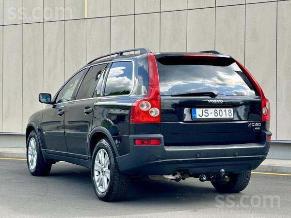 Black Volvo XC90 2003 in Riga, with an engine capacity of 2.90 L and mileage of 276 thousand km for 5800 €, photo 3 on AUTOMOTO.COM.LV