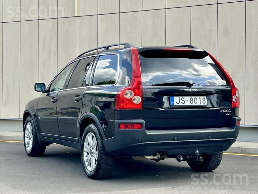 Black Volvo XC90 2003 in Riga, with an engine capacity of 2.90 L and mileage of 276 thousand km for 5800 €, photo 3 on AUTOMOTO.COM.LV