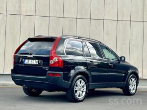 Black Volvo XC90 2003 in Riga, with an engine capacity of 2.90 L and mileage of 276 thousand km for 5800 €, photo 7 on AUTOMOTO.COM.LV