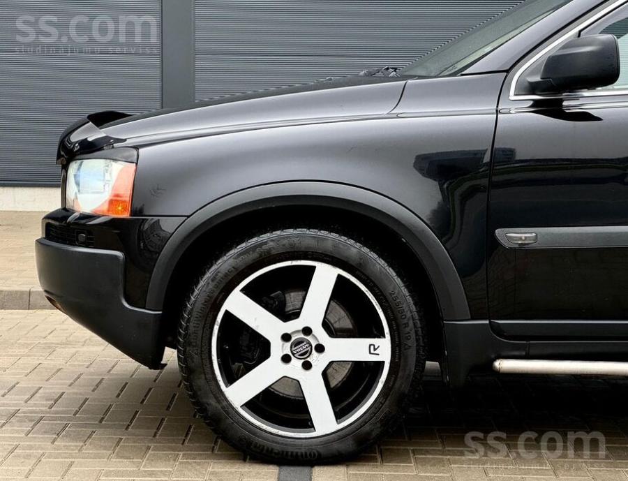 Black Volvo XC90 2003 in Riga, with an engine capacity of 2.90 L and mileage of 291 thousand km for 2850 €, photo 24 on AUTOMOTO.COM.LV