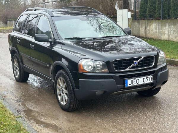 Black Volvo XC90 2003 in Ukmerge, with an engine capacity of 2.40 L and mileage of 298 thousand km for 2550 €, photo 2 on AUTOMOTO.COM.LV