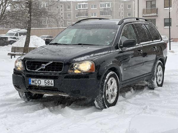 Melns Volvo XC90 2003 Viļņa, ar dzinēja tilpumu 2.40 L un nobraukumu 310 tūkst. km par 3000 €, foto 1 vietnē AUTOMOTO.COM.LV