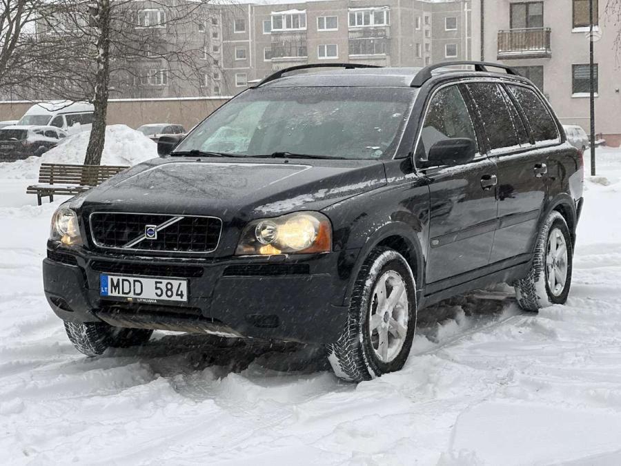 Black Volvo XC90 2003 in Vilnius, with an engine capacity of 2.40 L and mileage of 310 thousand km for 3000 €, photo 1 on AUTOMOTO.COM.LV