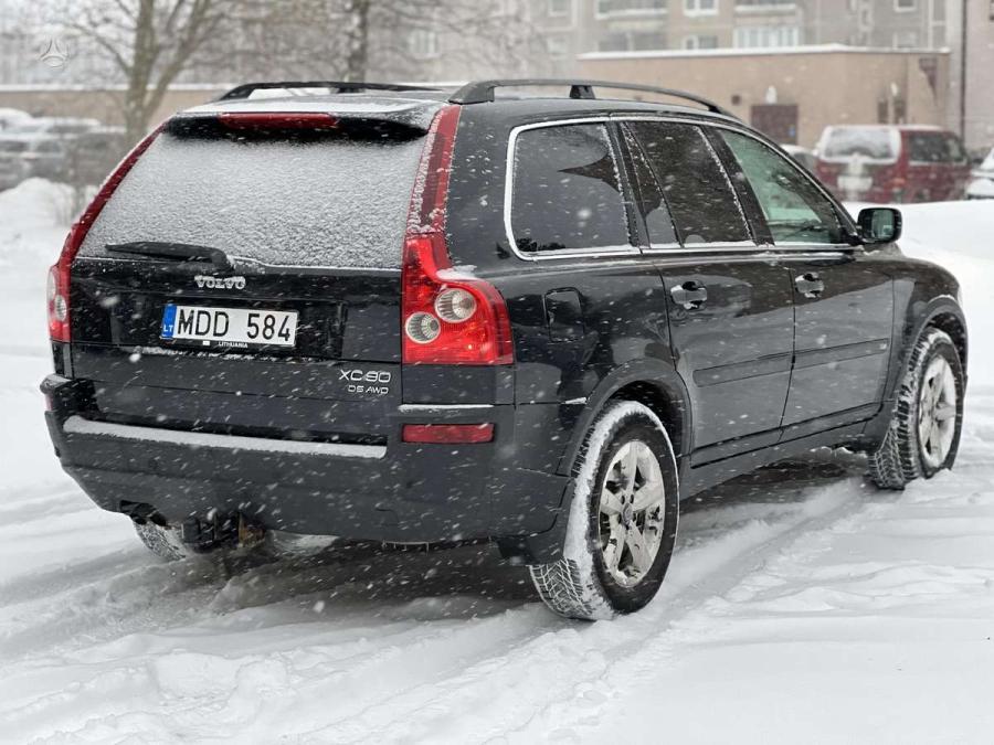 Black Volvo XC90 2003 in Vilnius, with an engine capacity of 2.40 L and mileage of 310 thousand km for 3000 €, photo 4 on AUTOMOTO.COM.LV