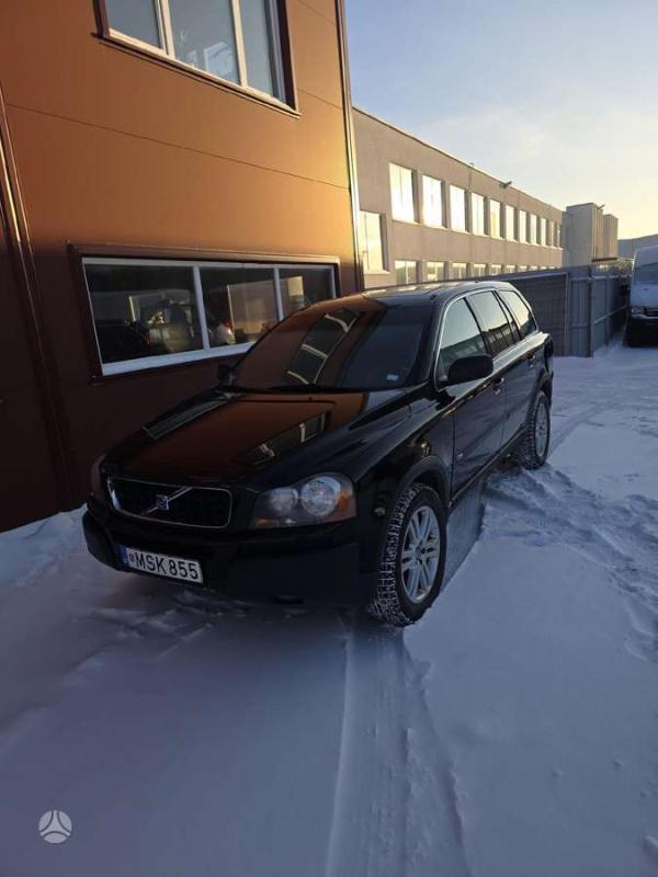 Black Volvo XC90 2003 in Alytus, with an engine capacity of 2.40 L and mileage of 257 thousand km for 4000 €, photo 1 on AUTOMOTO.COM.LV