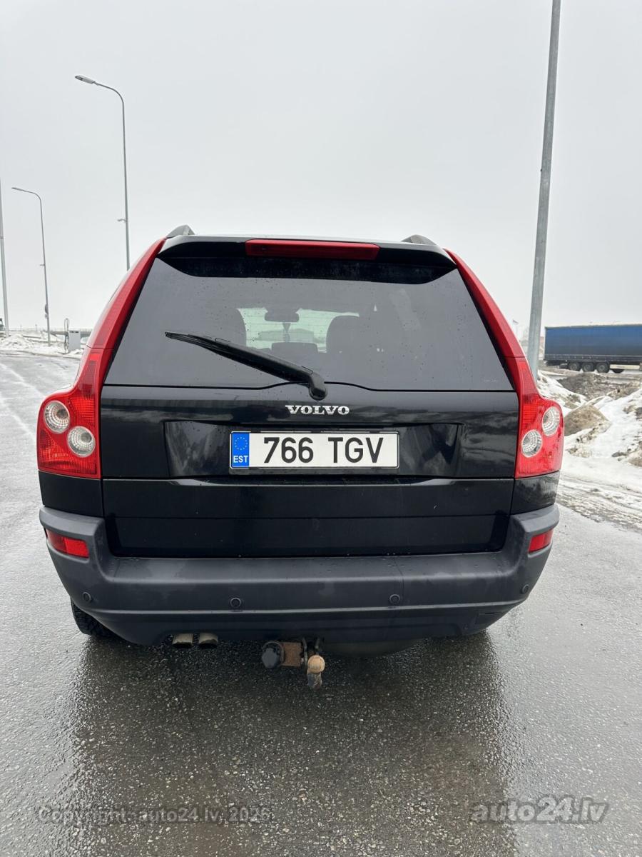 Melns Volvo XC90 2003 Tallina, ar dzinēja tilpumu 2.50 L un nobraukumu 341 tūkst. km par 5000 €, foto 5 vietnē AUTOMOTO.COM.LV