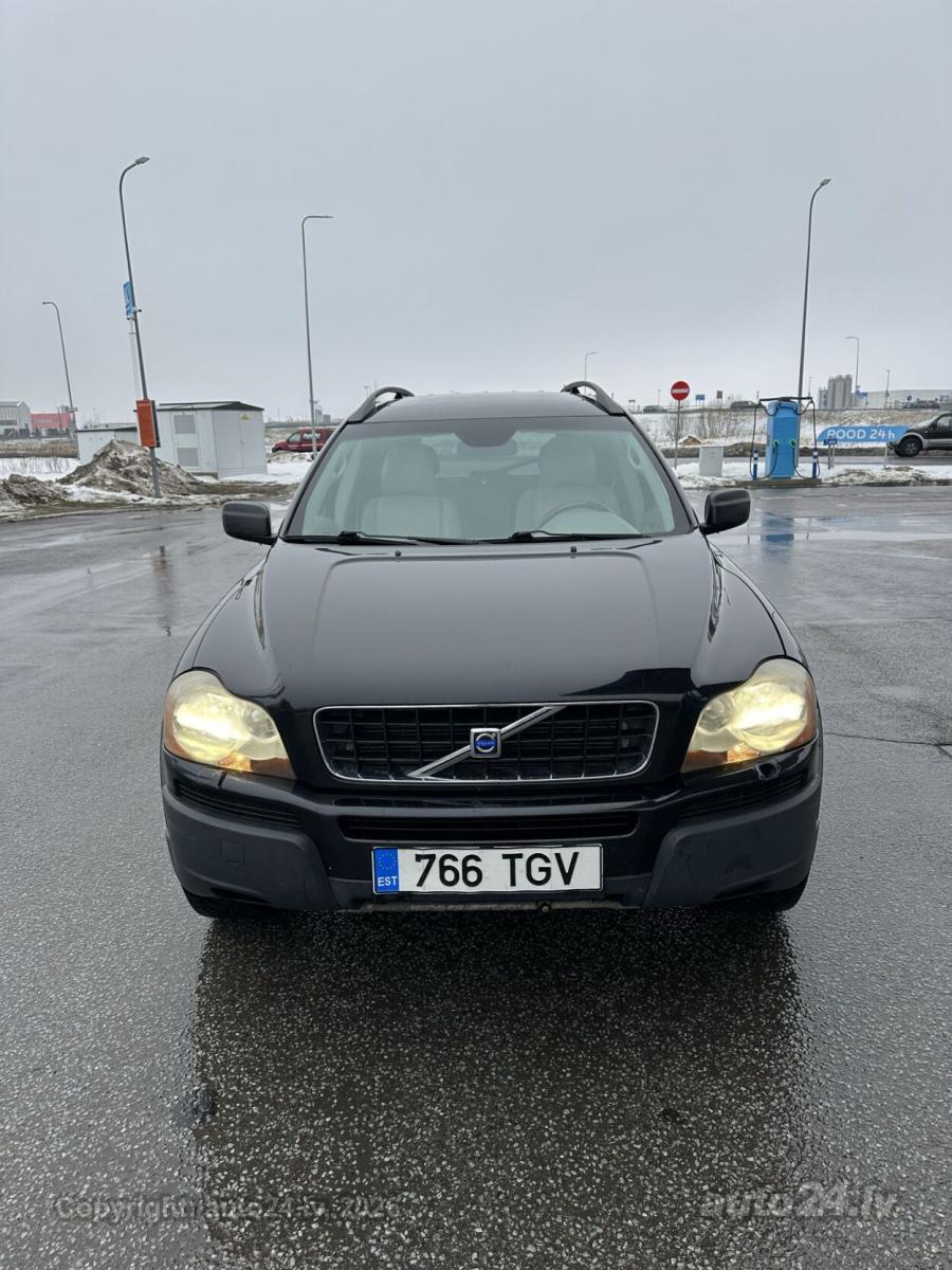 Melns Volvo XC90 2003 Tallina, ar dzinēja tilpumu 2.50 L un nobraukumu 341 tūkst. km par 5000 €, foto 8 vietnē AUTOMOTO.COM.LV