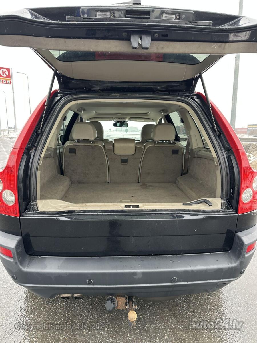 Melns Volvo XC90 2003 Tallina, ar dzinēja tilpumu 2.50 L un nobraukumu 341 tūkst. km par 5000 €, foto 11 vietnē AUTOMOTO.COM.LV