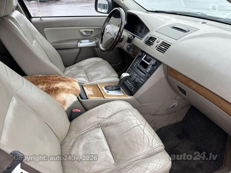 Melns Volvo XC90 2003 Tallina, ar dzinēja tilpumu 2.50 L un nobraukumu 341 tūkst. km par 5000 €, foto 14 vietnē AUTOMOTO.COM.LV