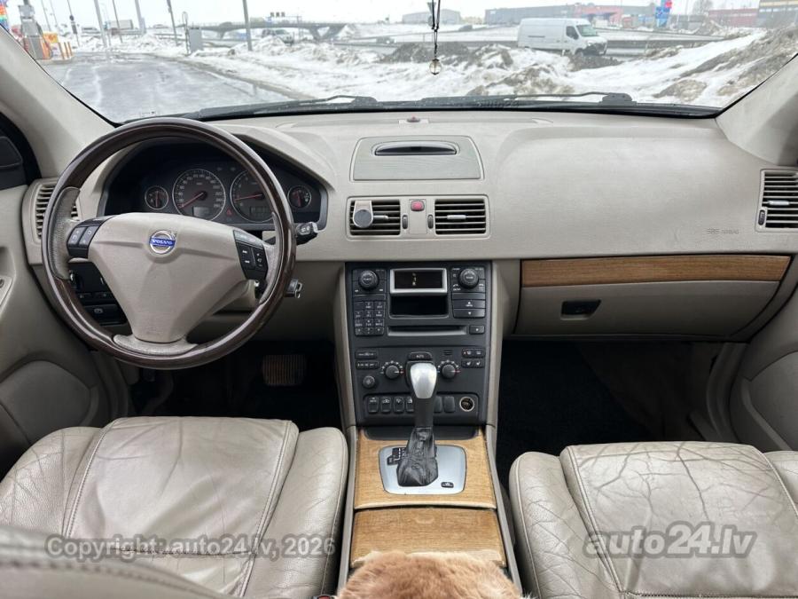 Melns Volvo XC90 2003 Tallina, ar dzinēja tilpumu 2.50 L un nobraukumu 341 tūkst. km par 5000 €, foto 15 vietnē AUTOMOTO.COM.LV