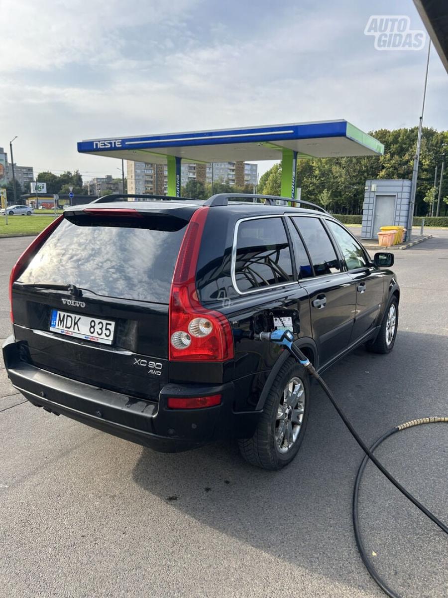 Black Volvo XC90 2003 in Kaunas, with an engine capacity of 2.90 L and mileage of 247 thousand km for 3500 €, photo 5 on AUTOMOTO.COM.LV