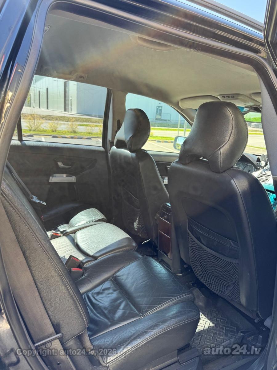 Black Volvo XC90 2003 in Tallinn, with an engine capacity of 2.40 L and mileage of 0 thousand km for 3500 €, photo 6 on AUTOMOTO.COM.LV