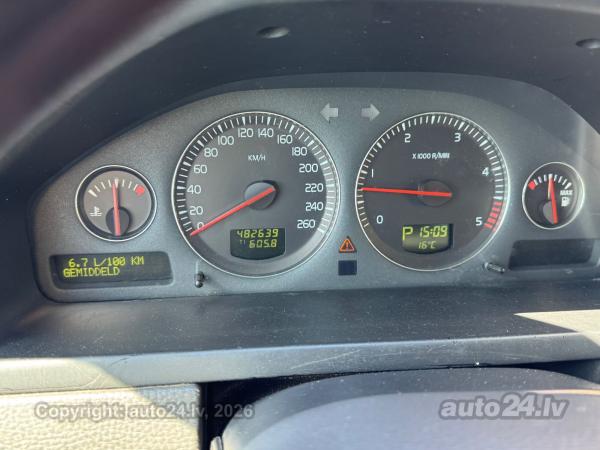 Melns Volvo XC90 2003 Tallina, ar dzinēja tilpumu 2.40 L un nobraukumu 0 tūkst. km par 3500 €, foto 8 vietnē AUTOMOTO.COM.LV