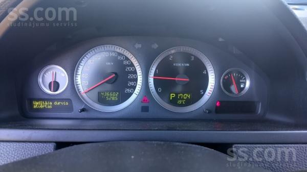Черный Вольво ХС90 2003 в Алуксне, объемом двигателя 2.40 л и пробегом 444 тыс. км за 3000 €, фото 8 на AUTOMOTO.COM.LV