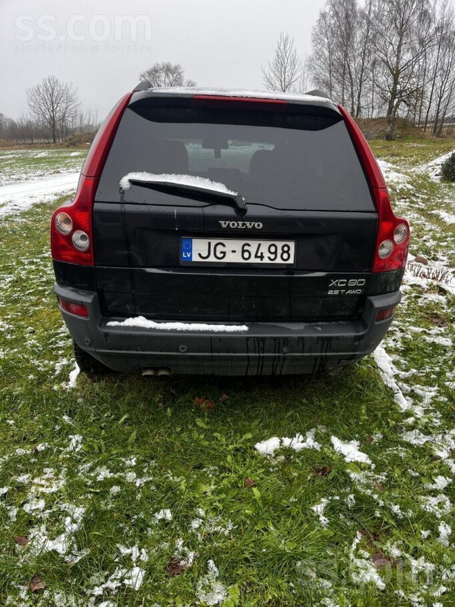 Black Volvo XC90 2003 in Jelgava, with an engine capacity of 2.50 L and mileage of 240 thousand km for 1999 €, photo 4 on AUTOMOTO.COM.LV