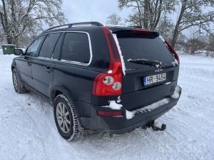 Black Volvo XC90 2003 in Aizkraukle, with an engine capacity of 2.40 L and mileage of 467 thousand km for 2500 €, photo 5 on AUTOMOTO.COM.LV
