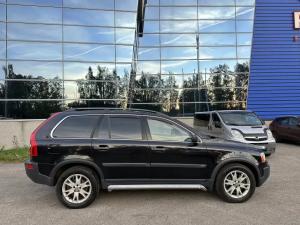 Black Volvo XC90 2003 in Riga, with an engine capacity of 2.40 L and mileage of 390 thousand km for 3390 €, photo 10 on AUTOMOTO.COM.LV